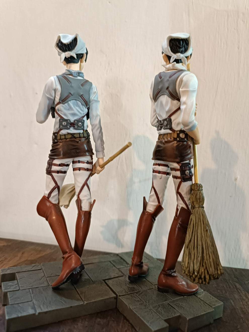 Attack on titan - EREN & LEVI ~Cleaning Ver.~ DXF Figures (Sin Caja ...
